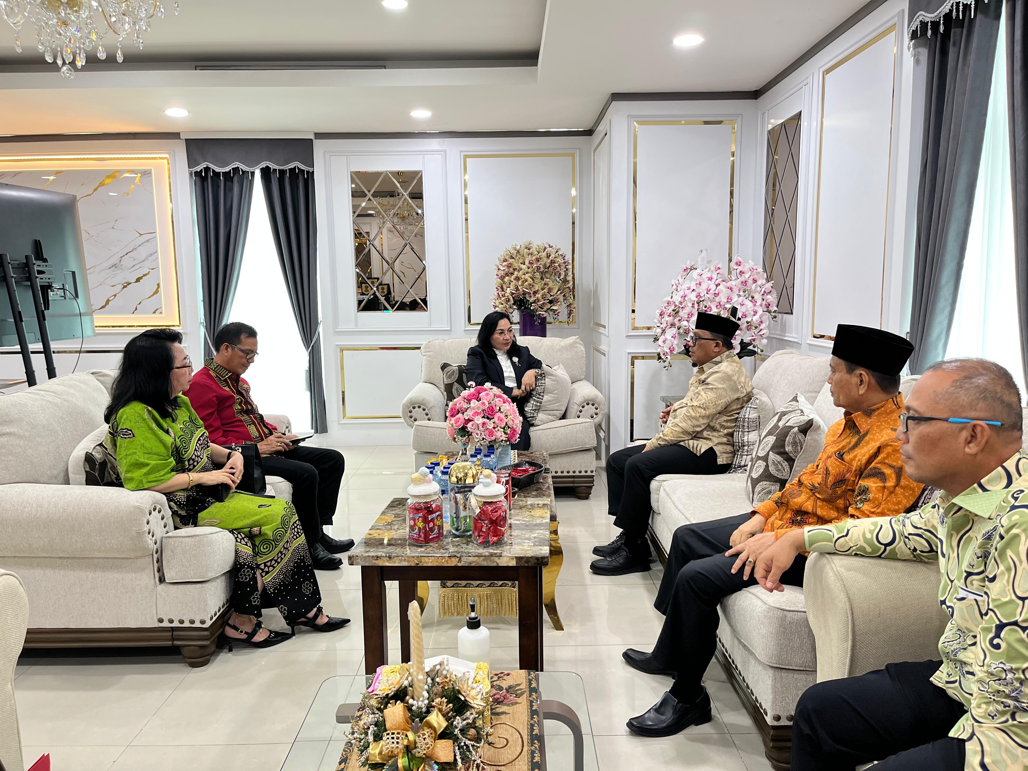 Dirjen Bimas Kristen Terima Kunjungan Kakanwil Kemenag Sulut dan Kepala Biro AUAK IAKN Manado ...